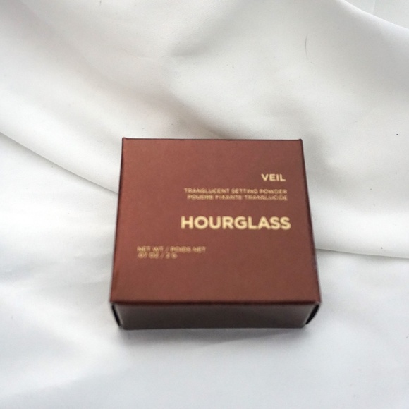 Hourglass | Makeup | Hourglass Veil Translucent Setting Powder | Poshmark
